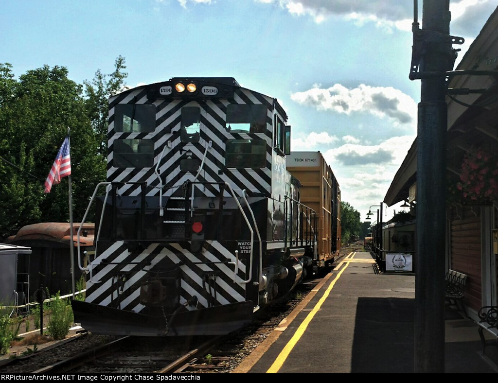 BDRV 1596 with Ringoes Freight